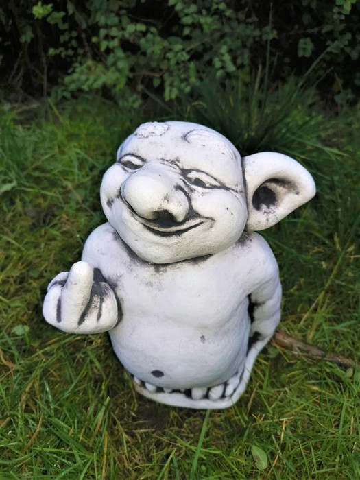 Havefigurer - trold i frostsikker beton – Håndlavet havefigur | Magisk ...